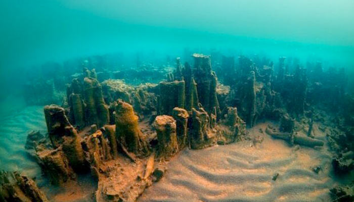 Ruins of a 3000-year-old Armenian castle found in Lake Van – Turkey ...