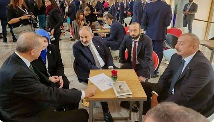 Every time Dictator Pashinyan Meet his Turkish Rulers, every time he ...
