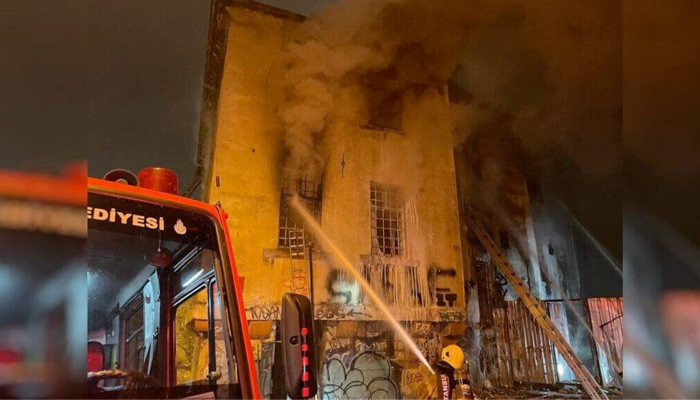 2 dead, and 2 were injured in a fire in the Armenian church in İstanbul ...